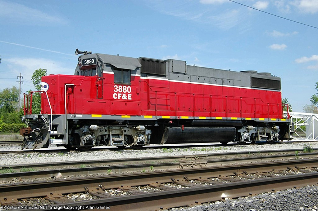 CF&E GP38-2 3880